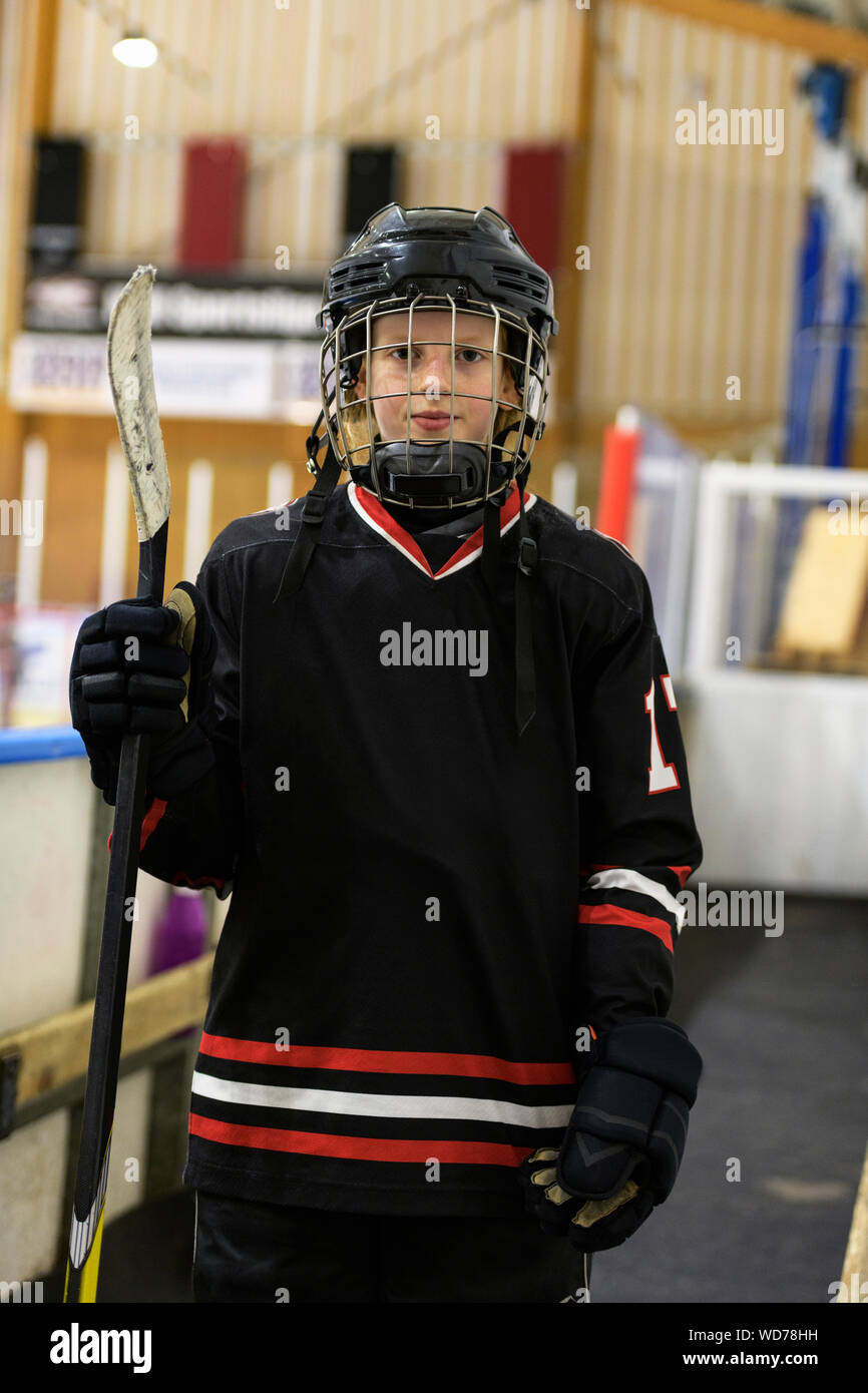 Girl hockey stick hi-res stock photography and images - Alamy