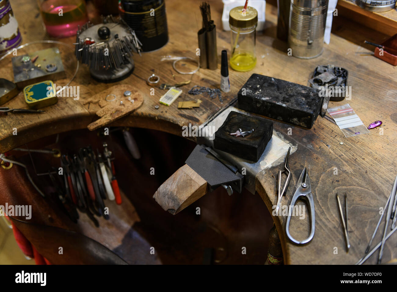 Workbench hi-res stock photography and images - Alamy