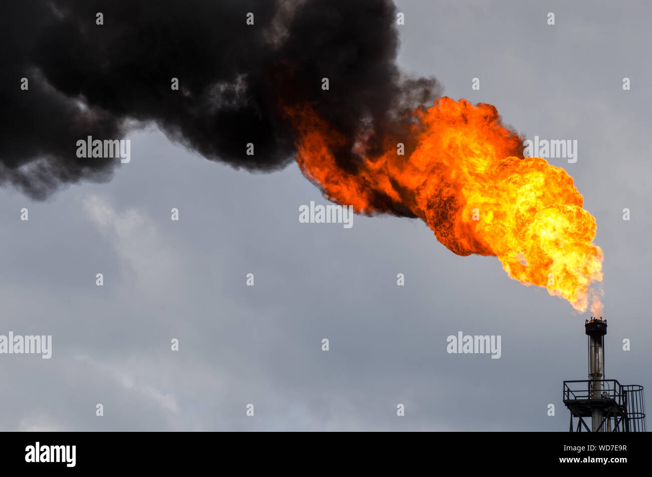 Flare stack burning hi-res stock photography and images - Alamy