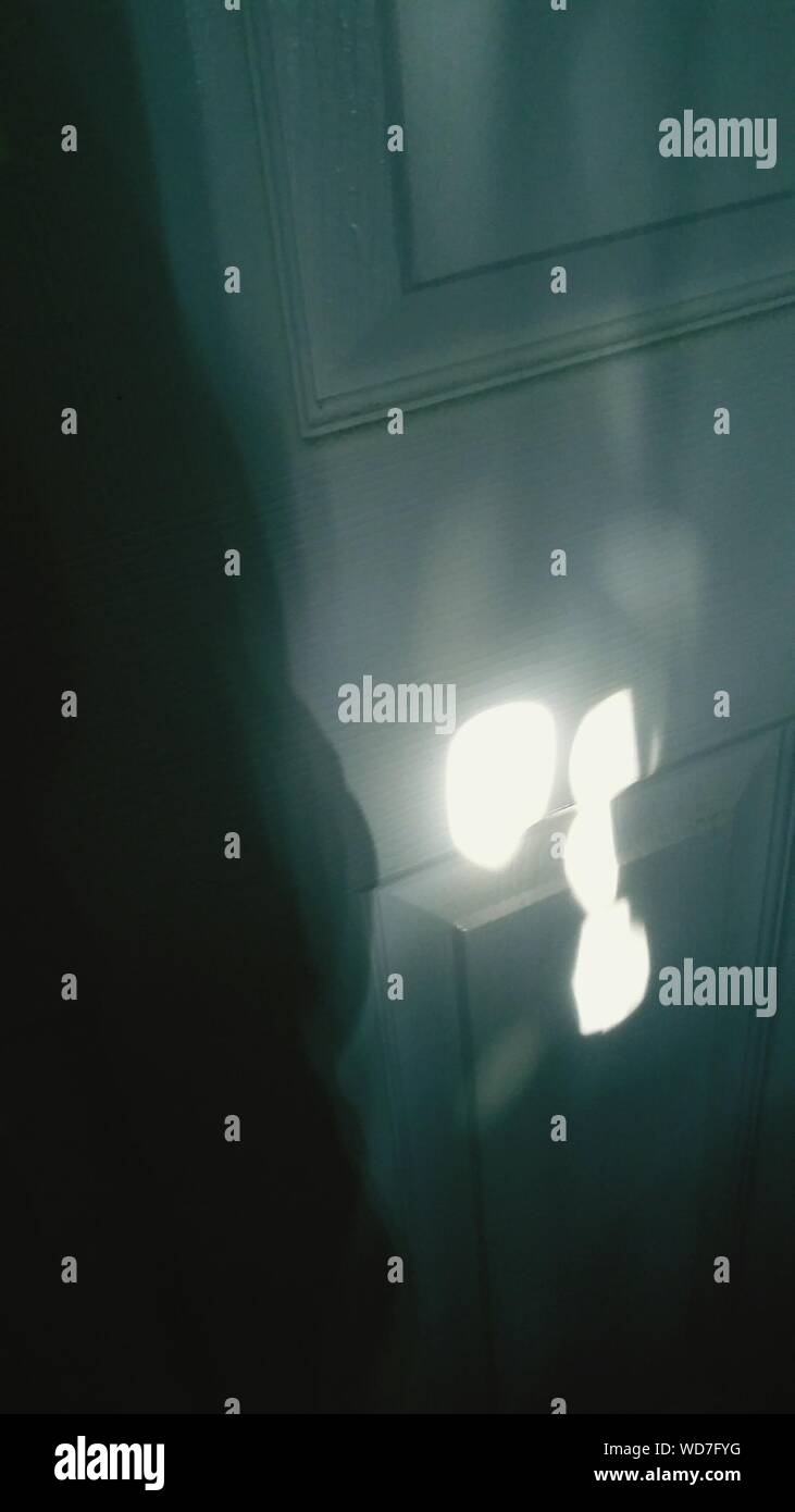 Glowing light door hi-res stock photography and images - Alamy