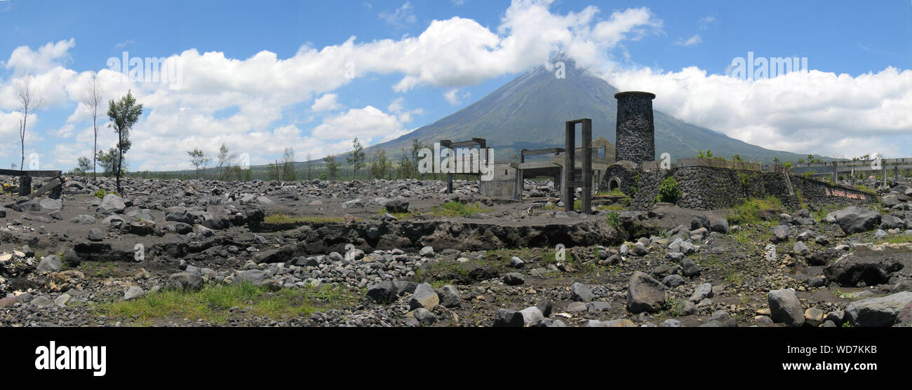 Panoramic volcano hi-res stock photography and images - Alamy