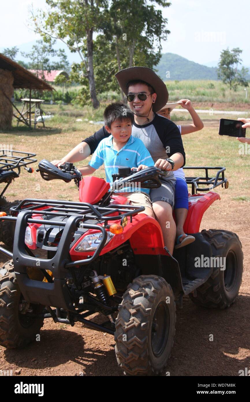Family On Motorcycle Stock Photos & Family On Motorcycle Stock Images ...