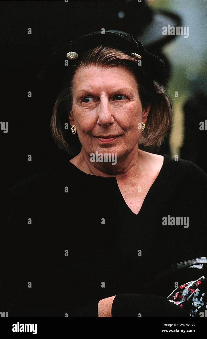 Nov. 23, 1998 - THE SOPRANOS. .NANCY MARCHAND (Credit Image: © HBO ...