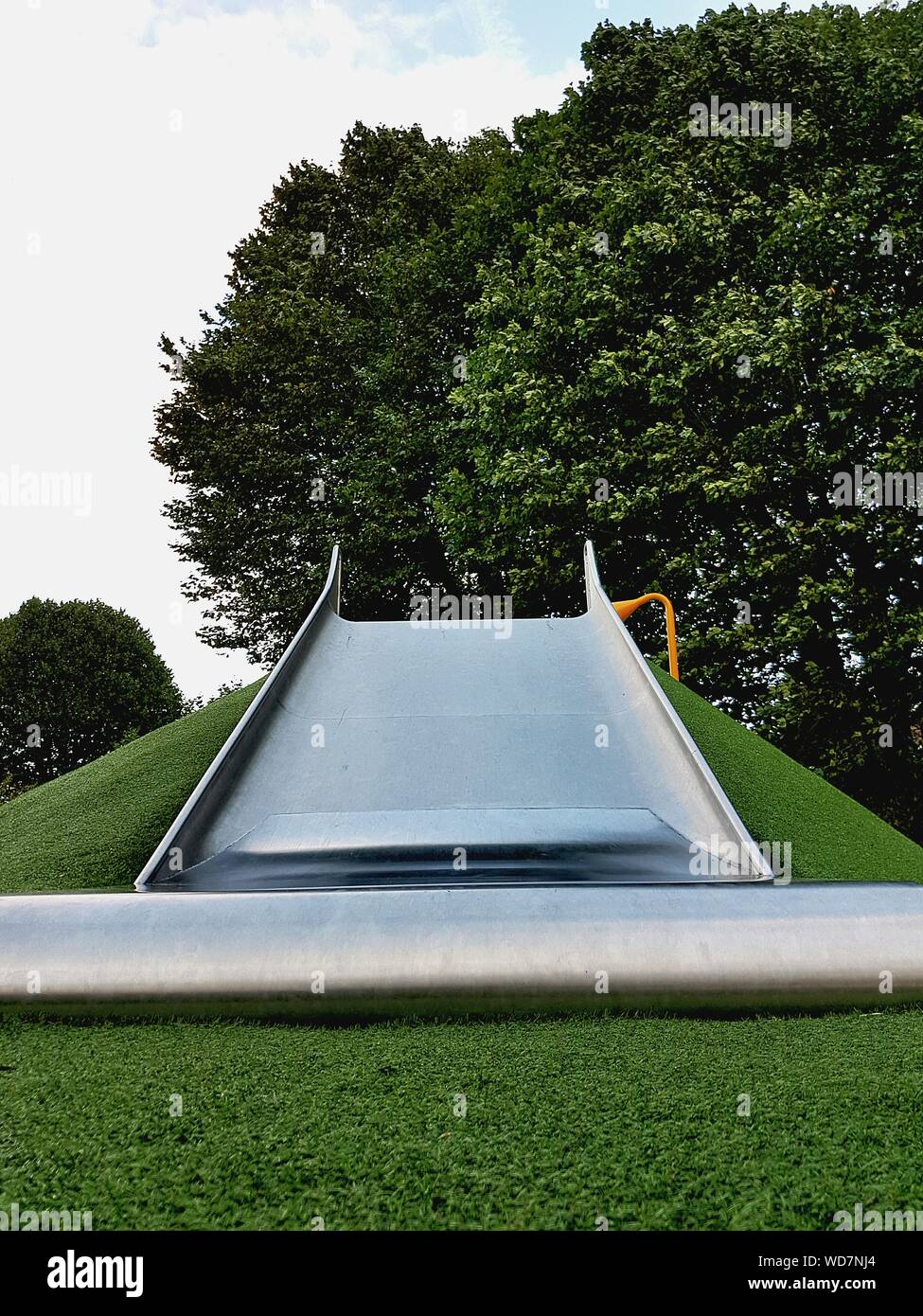 Stainless steel slide hi-res stock photography and images - Alamy
