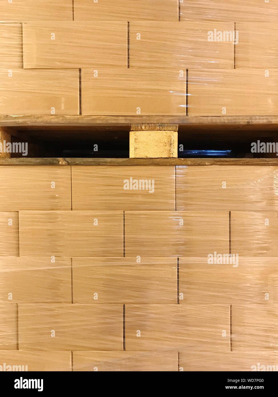 Boxes stacked hi-res stock photography and images - Alamy