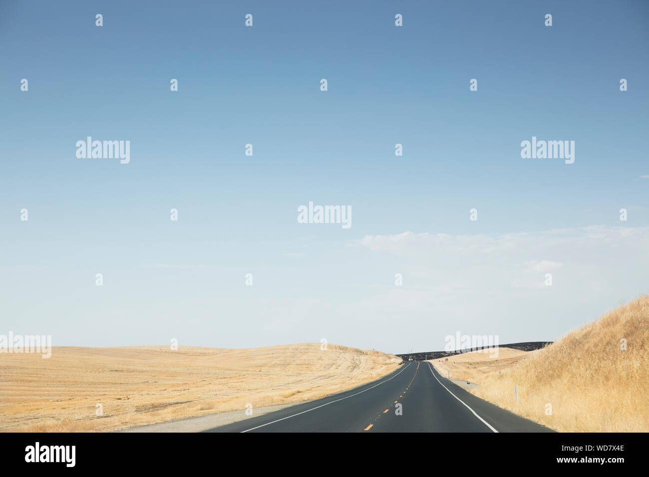 American rural road hi-res stock photography and images - Alamy