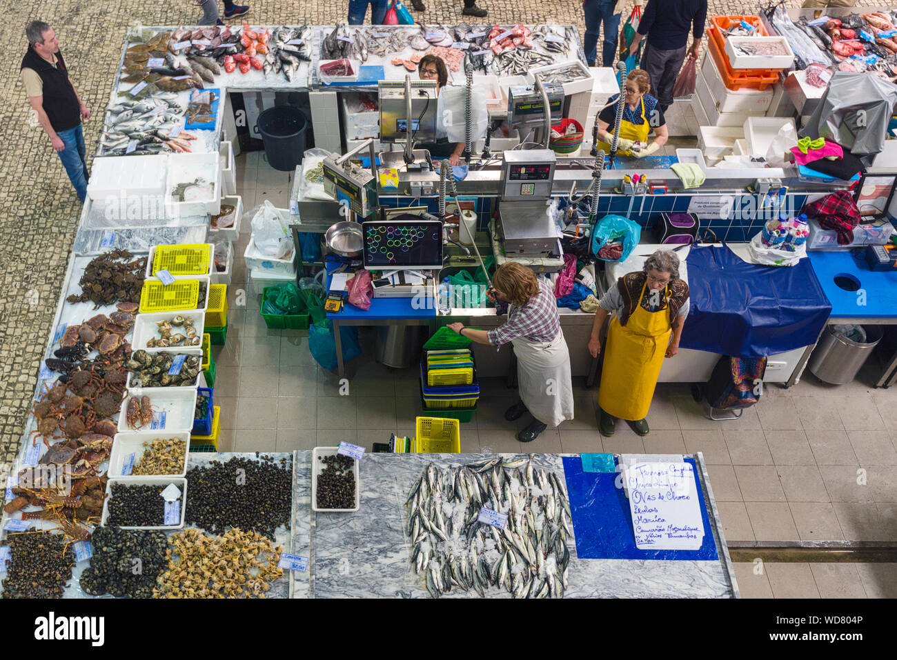 Setubal market hi-res stock photography and images - Alamy