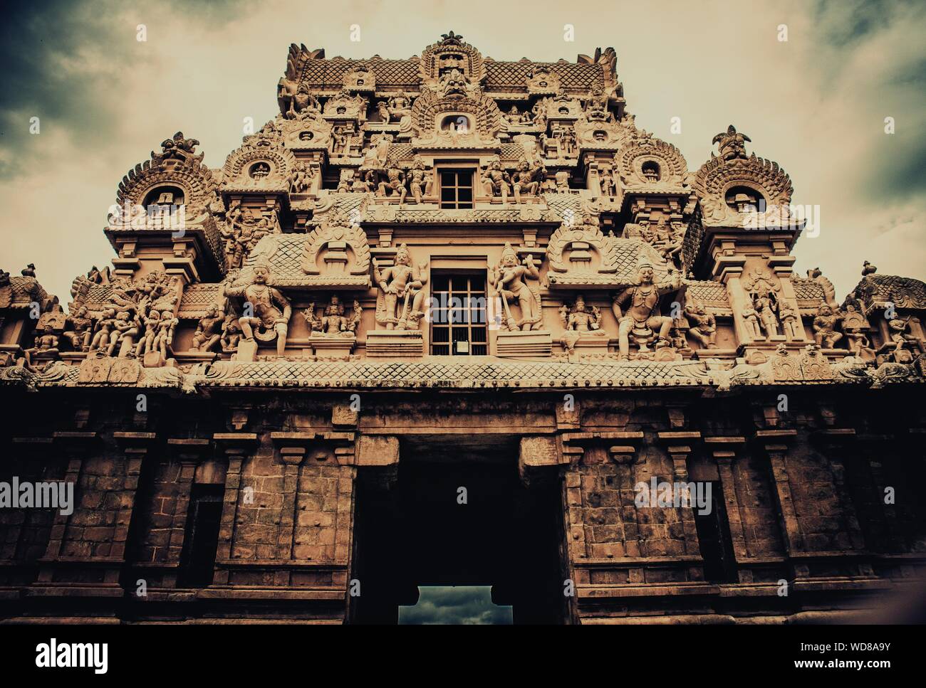 Gate hinduism hi-res stock photography and images - Alamy