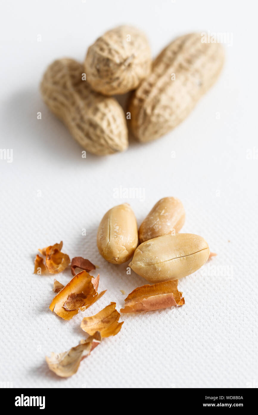 Group of groundnuts hi-res stock photography and images - Alamy