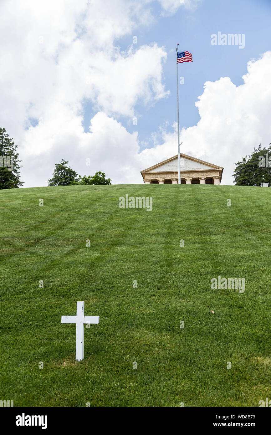 Green cross flag hi-res stock photography and images - Alamy