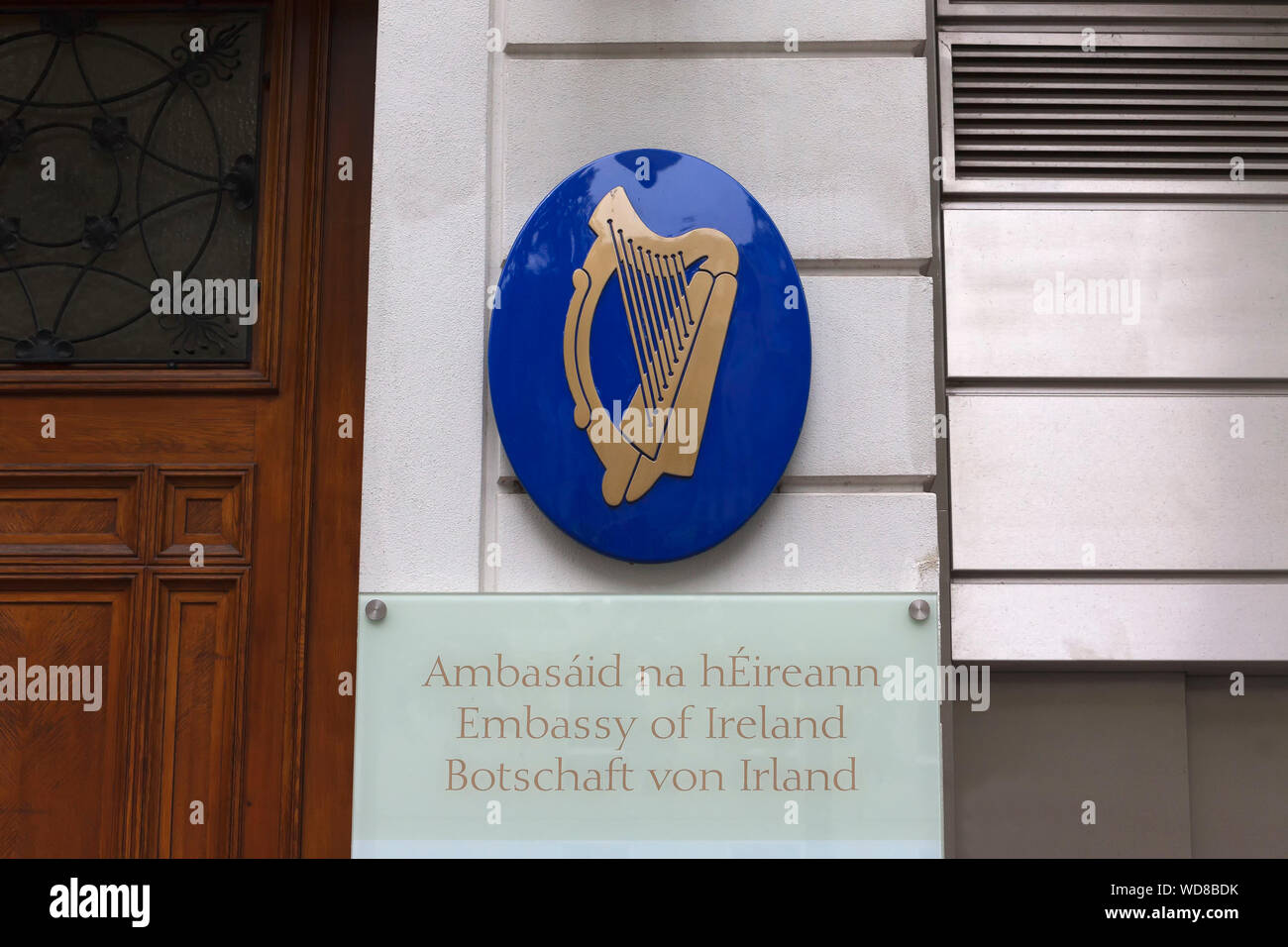 Irish embassy hi-res stock photography and images - Alamy