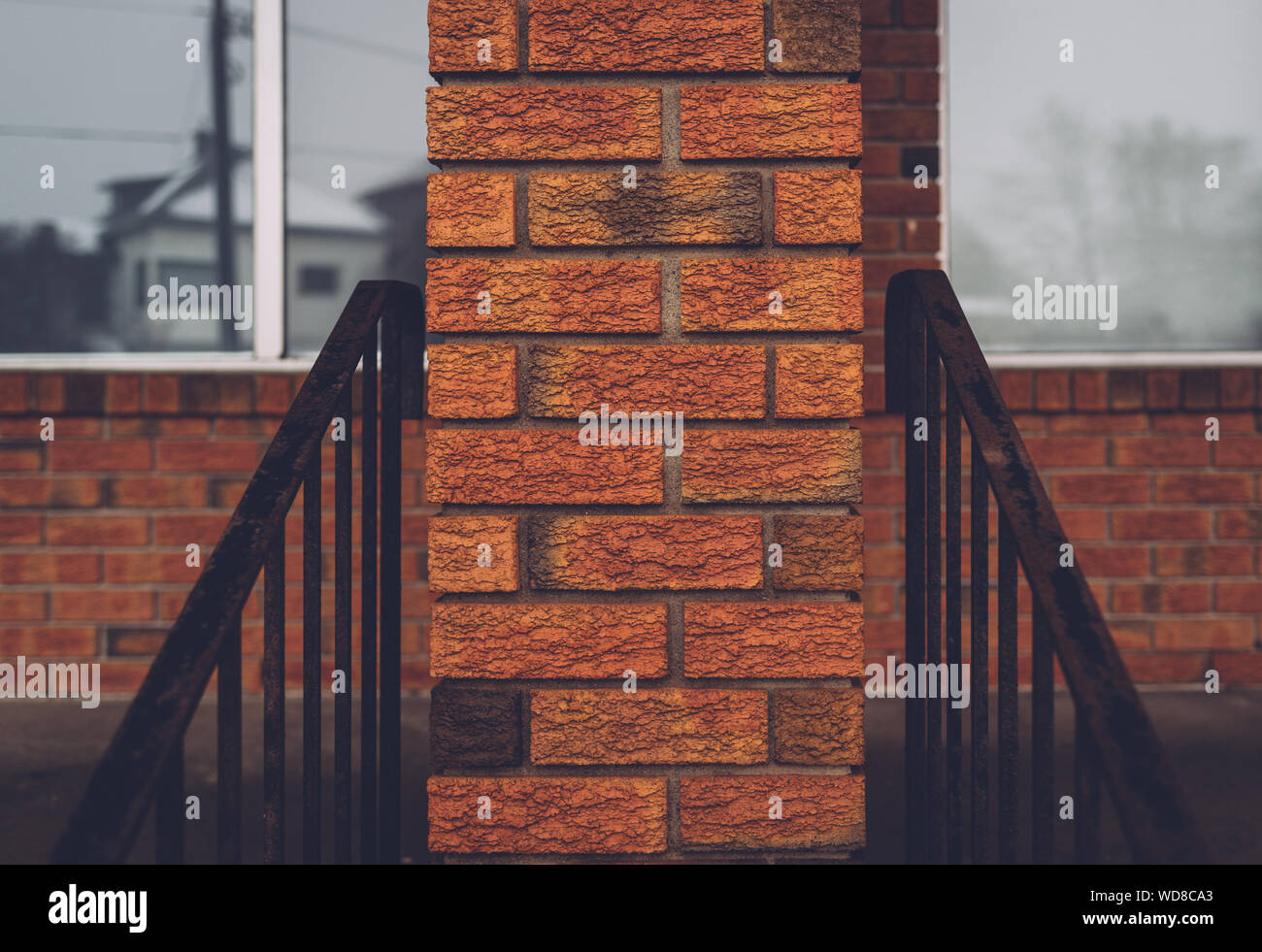 Column brick hi-res stock photography and images - Alamy