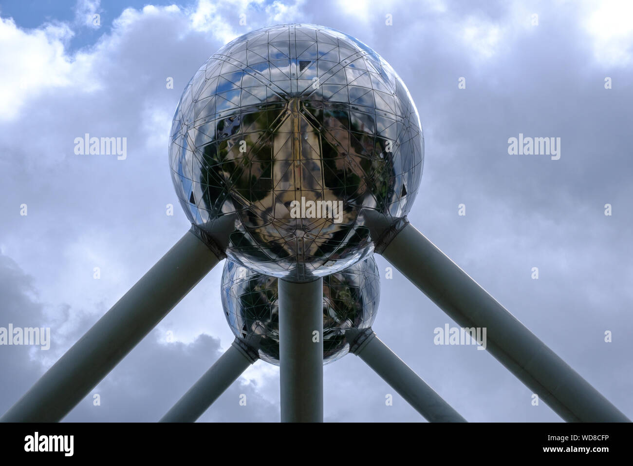 Atomium structure hi-res stock photography and images - Alamy