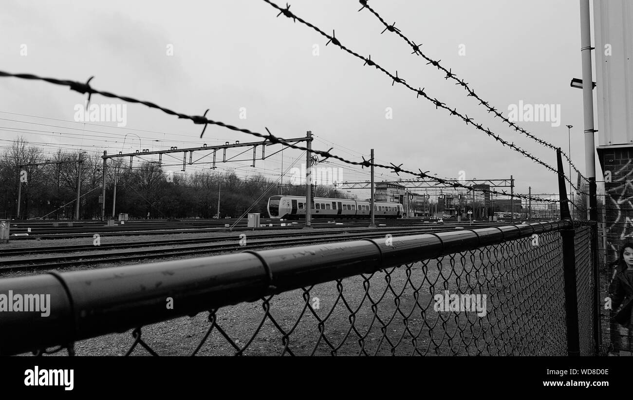 Rail security safety fence hi-res stock photography and images - Alamy