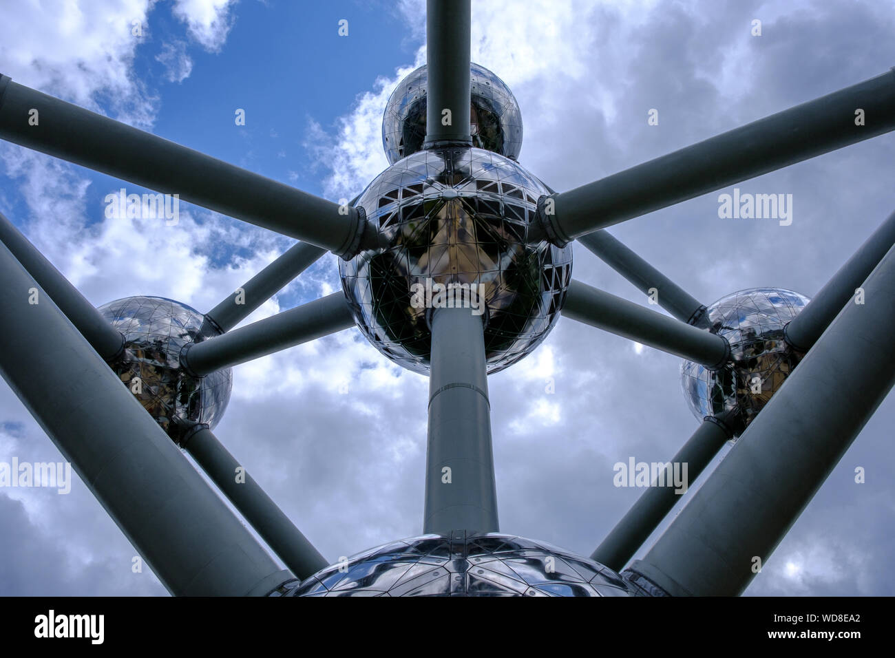 Atomium structure hi-res stock photography and images - Alamy