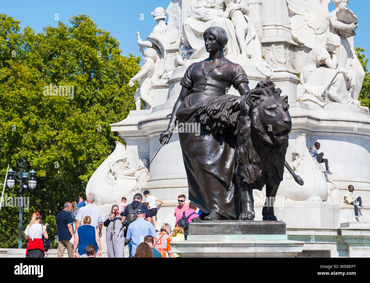 Sheaf of corn hi-res stock photography and images - Alamy