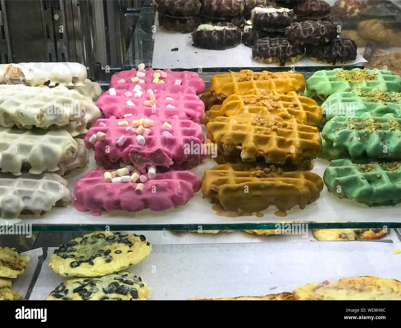 Sweet store hi-res stock photography and images - Alamy