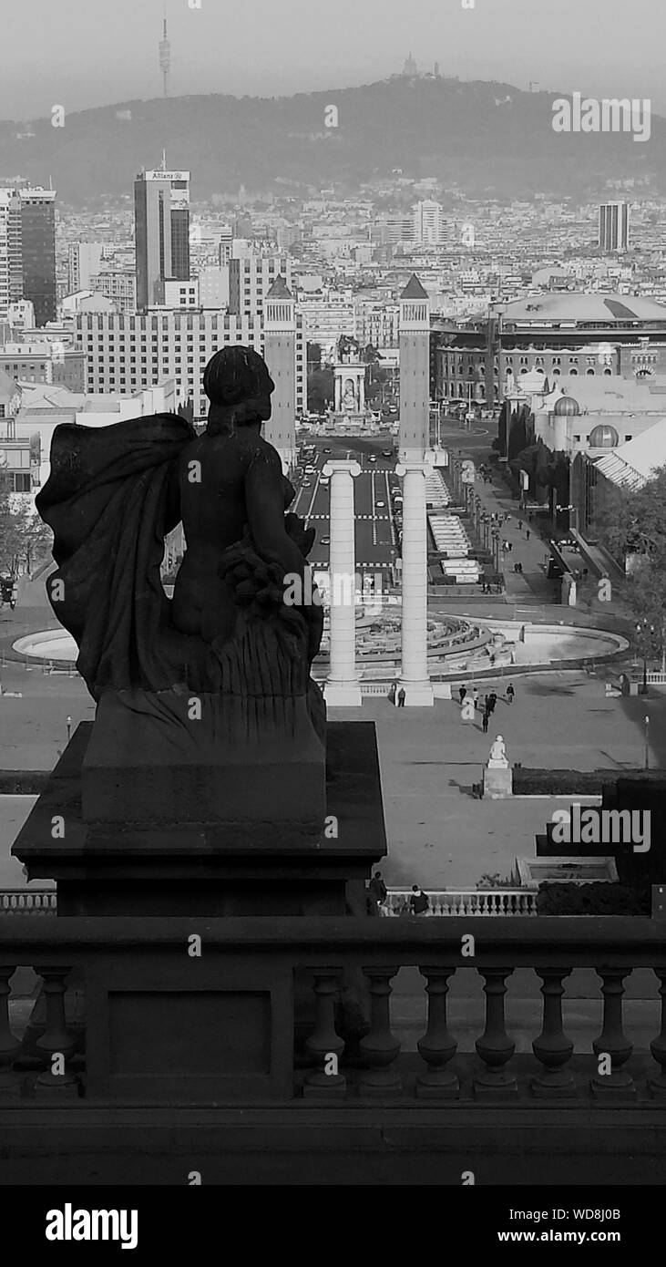 Human columns hi-res stock photography and images - Alamy