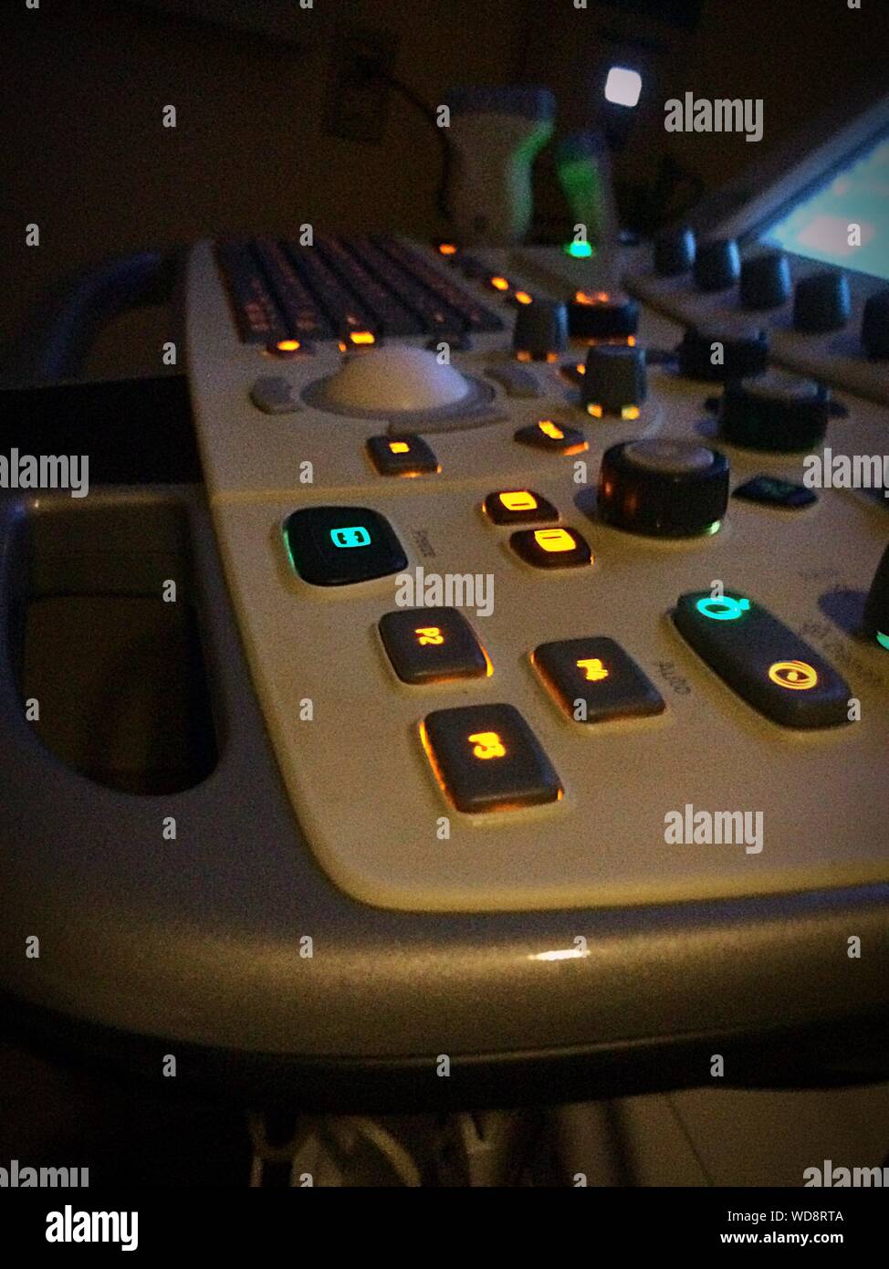 Button ultrasound hi-res stock photography and images - Alamy