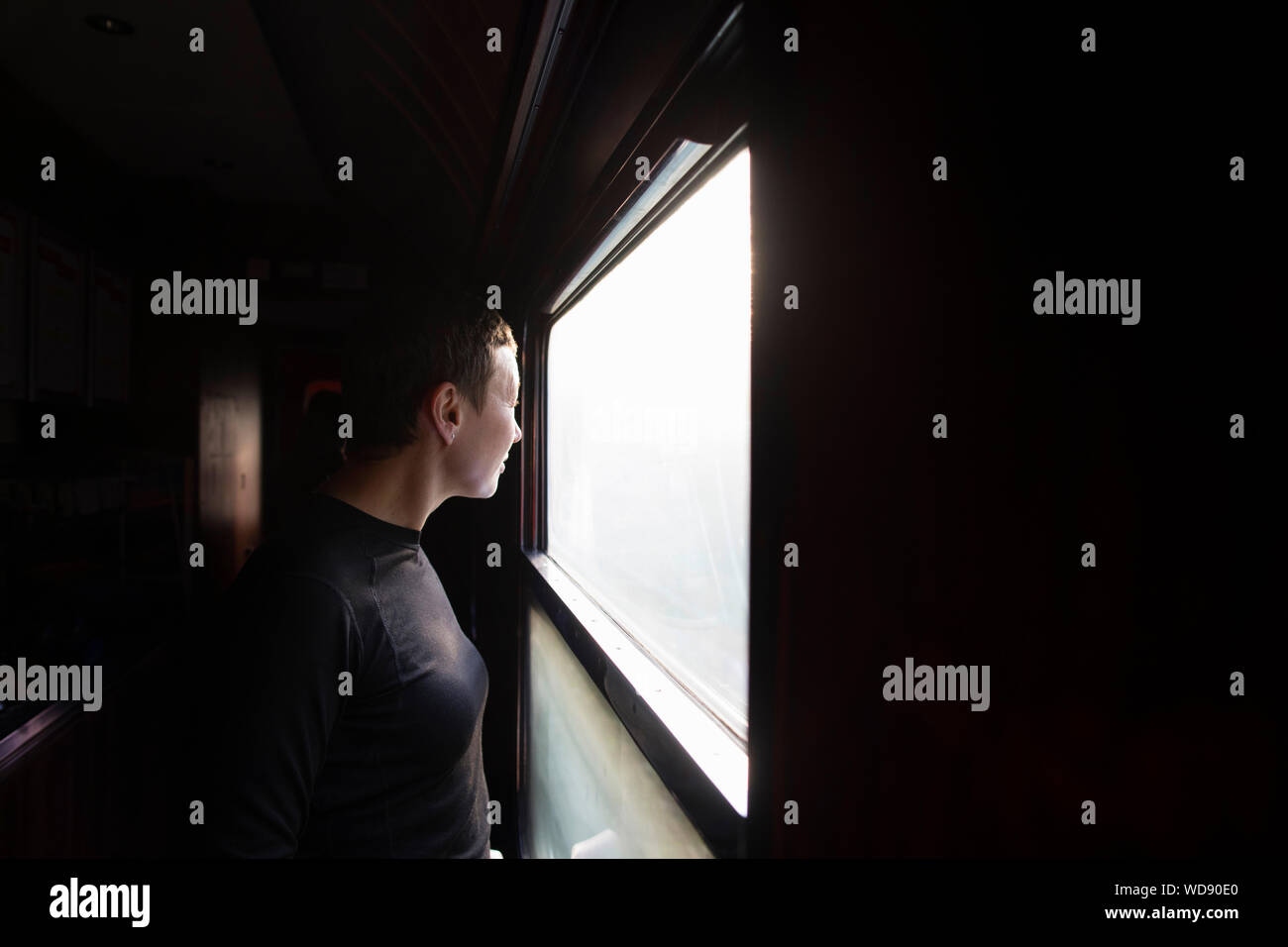 Looking out train window hi-res stock photography and images - Alamy