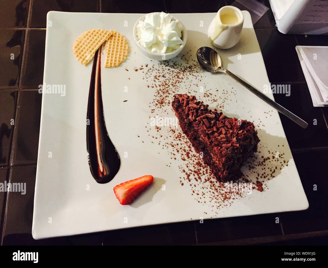 Ice cream cake tray hi-res stock photography and images - Alamy