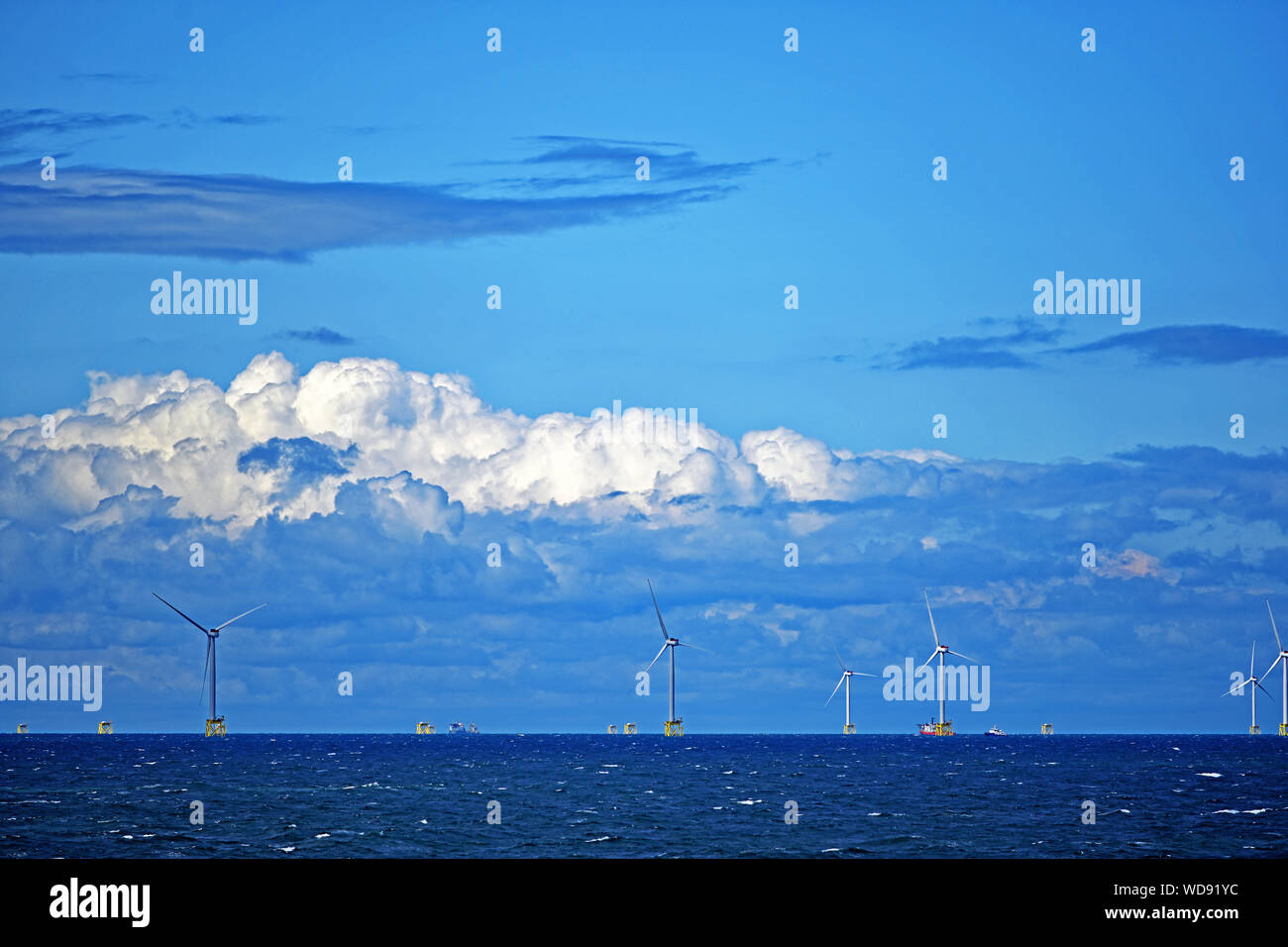 Wellhead and valves hi-res stock photography and images - Alamy