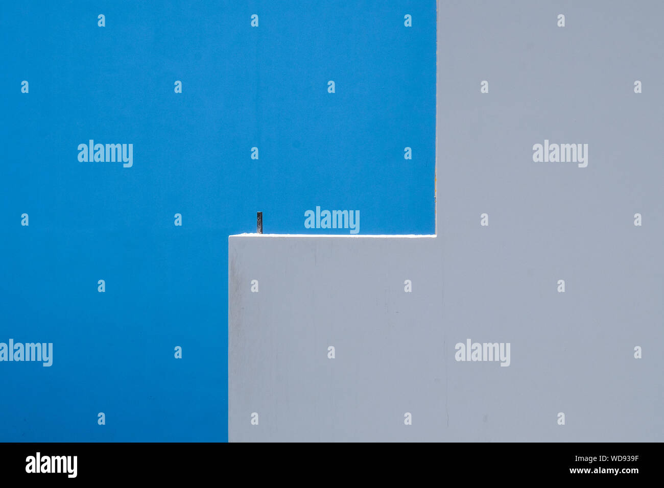 Blue and white building hi-res stock photography and images - Alamy