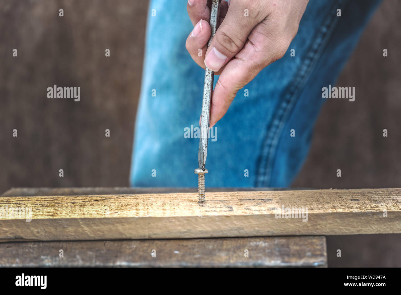 Tightening screw hi-res stock photography and images - Alamy