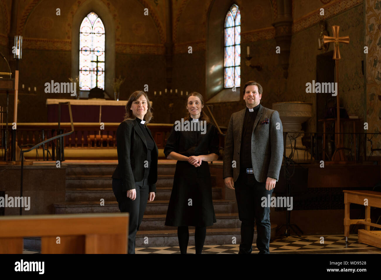 Women priests hi-res stock photography and images - Alamy