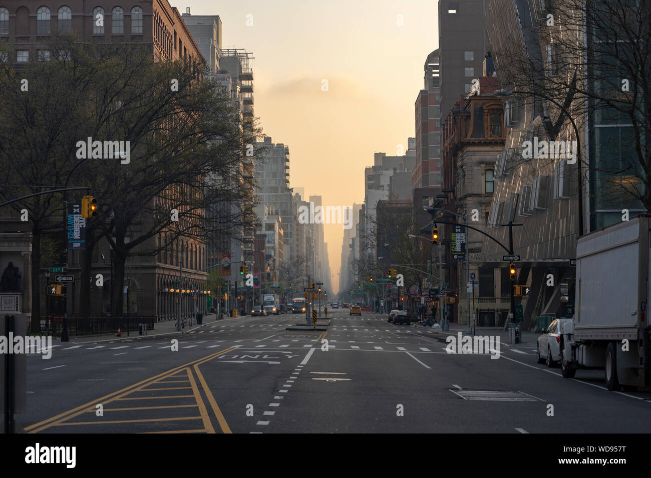 Street markings hi-res stock photography and images - Alamy