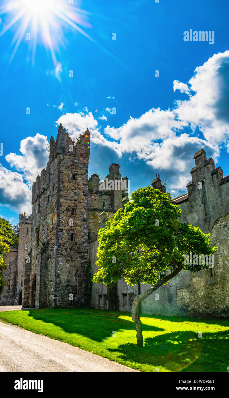 Howth castle hi-res stock photography and images - Alamy