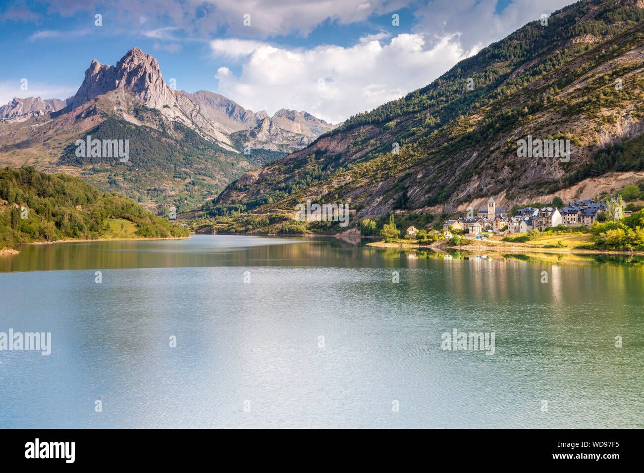 Pirineos lanuza hi-res stock photography and images - Alamy