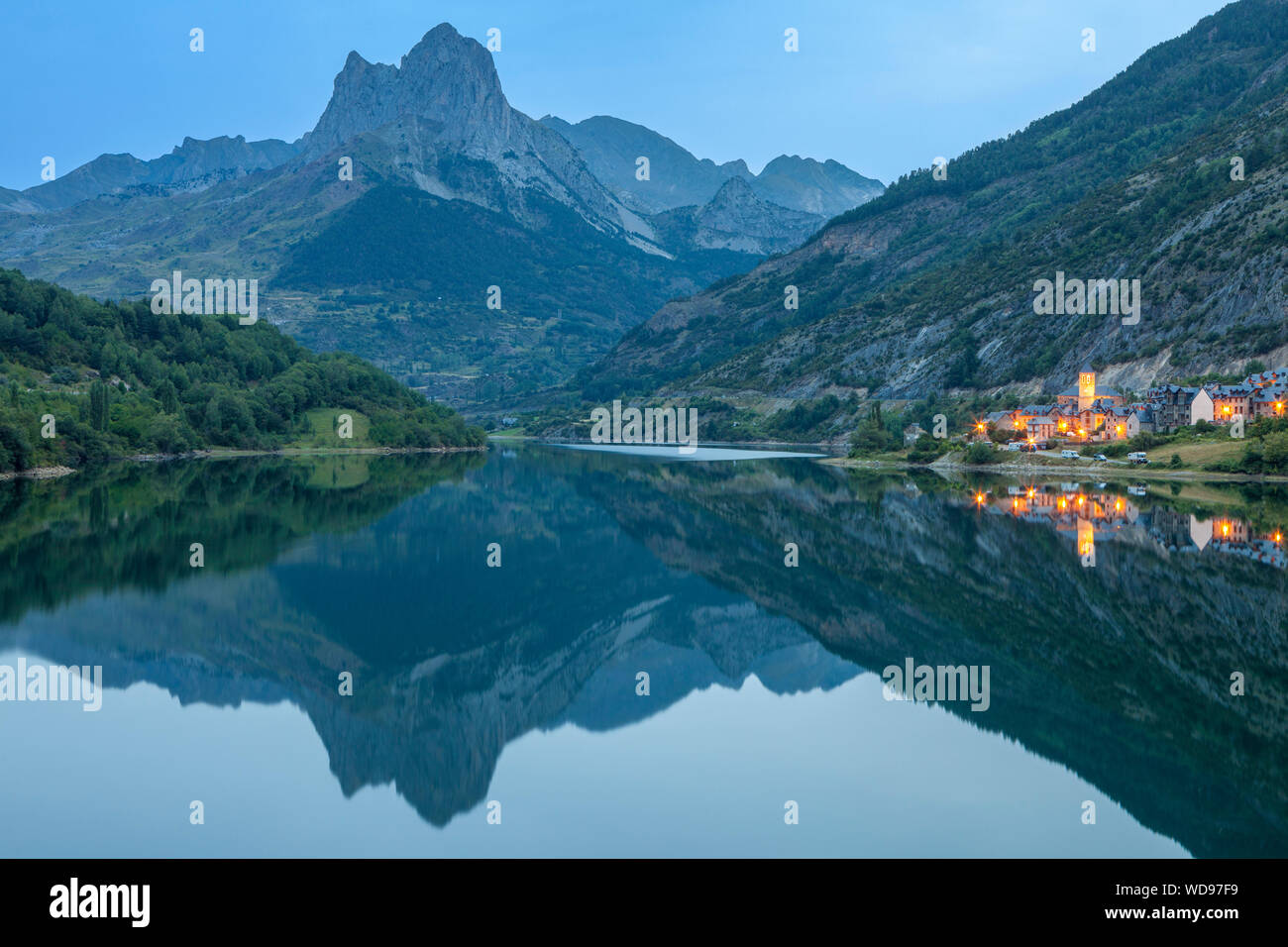 Pirineos lanuza hi-res stock photography and images - Alamy