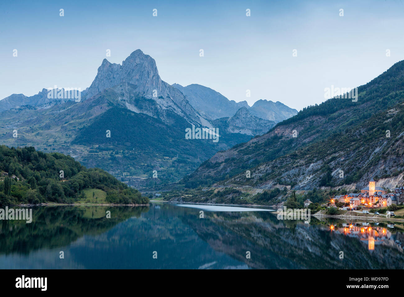 Pirineos lanuza hi-res stock photography and images - Alamy