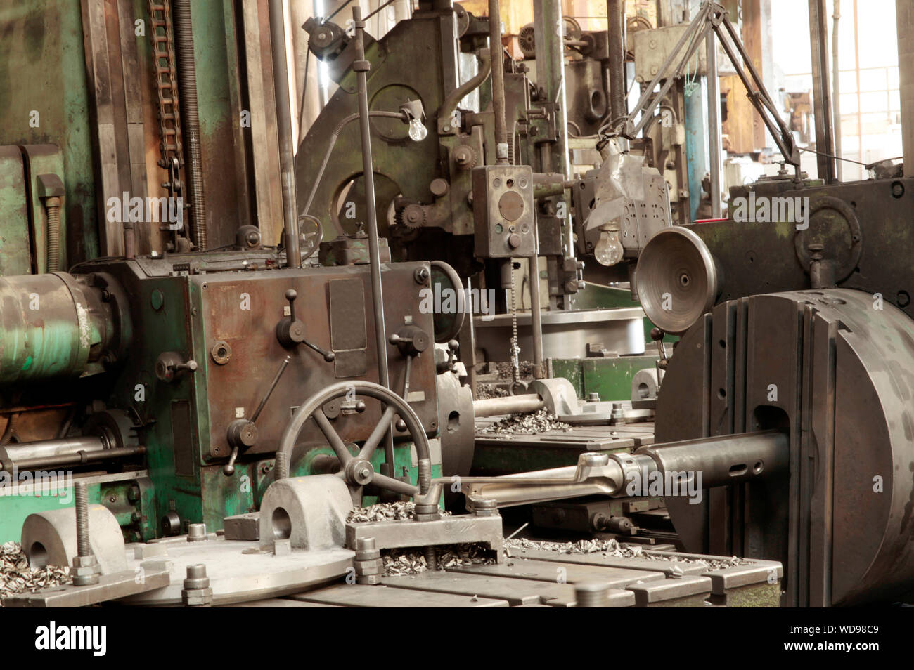 Mechanical industry old machinery lathe Stock Photo - Alamy
