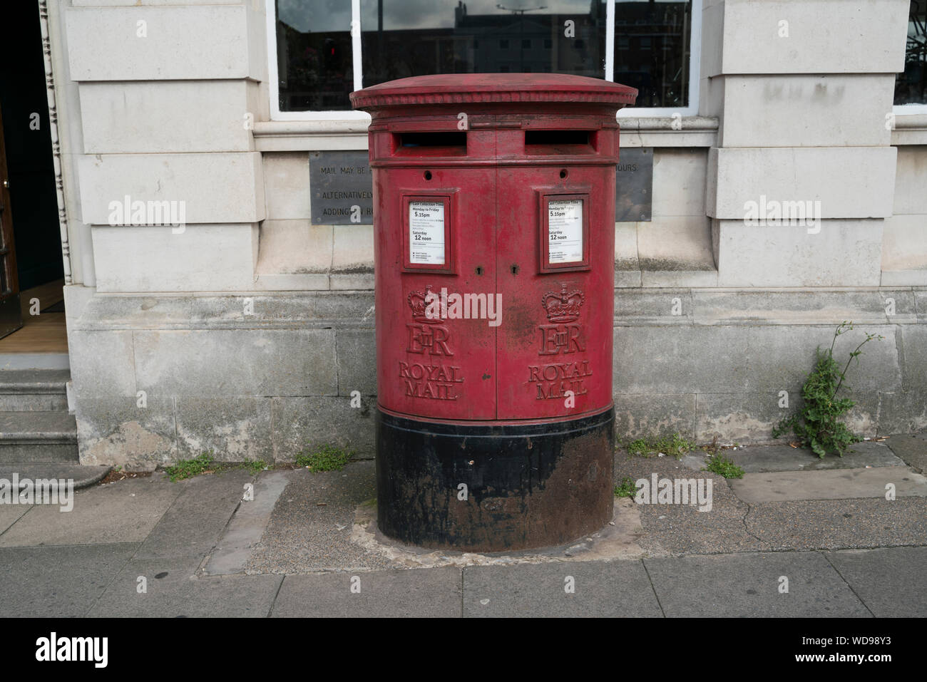 Double postbox hi-res stock photography and images - Alamy