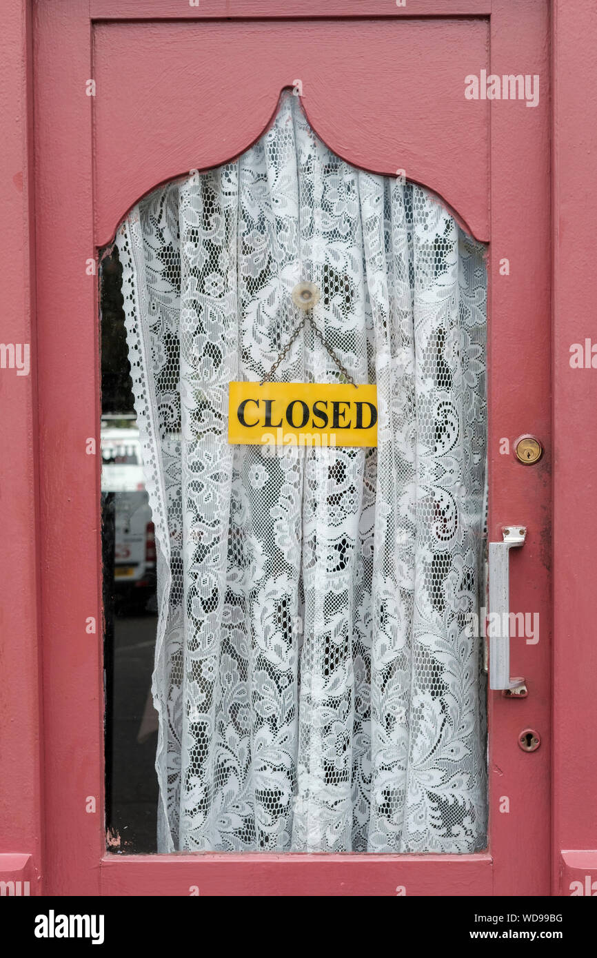 Closing curtains hi-res stock photography and images - Alamy