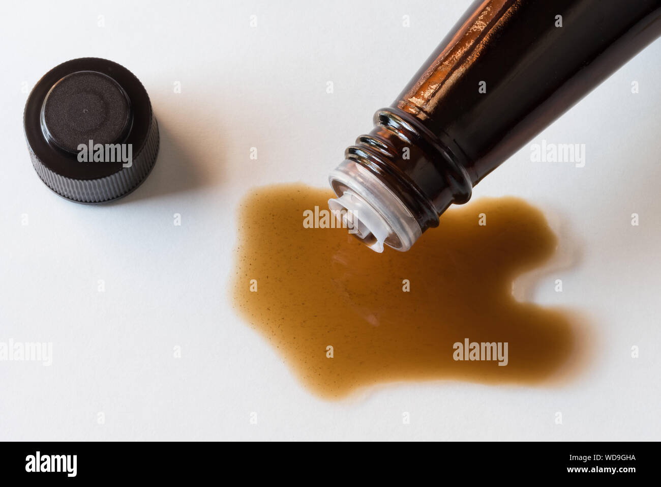 Spilling food drink hi-res stock photography and images - Alamy