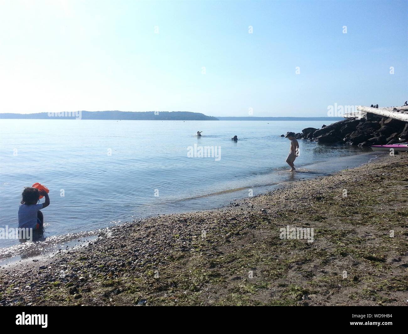 Kids beach hi-res stock photography and images - Alamy