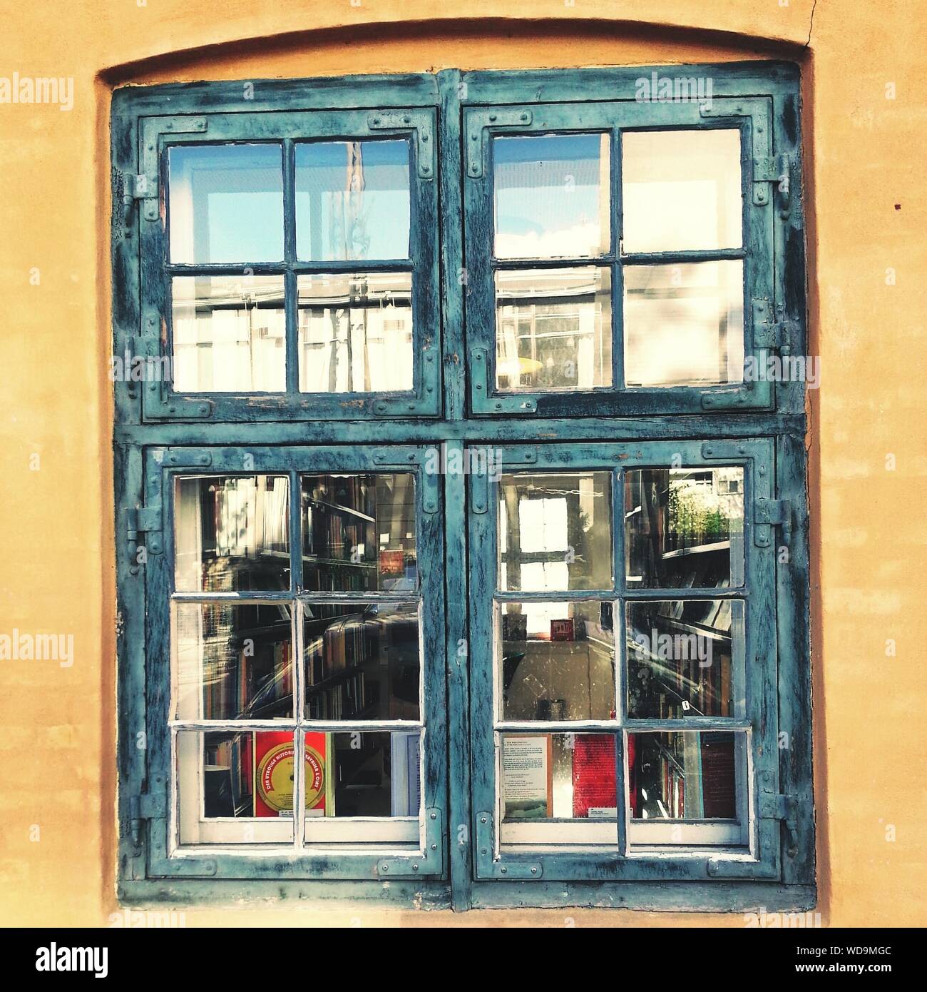 Glass School Building High Resolution Stock Photography and Images - Alamy