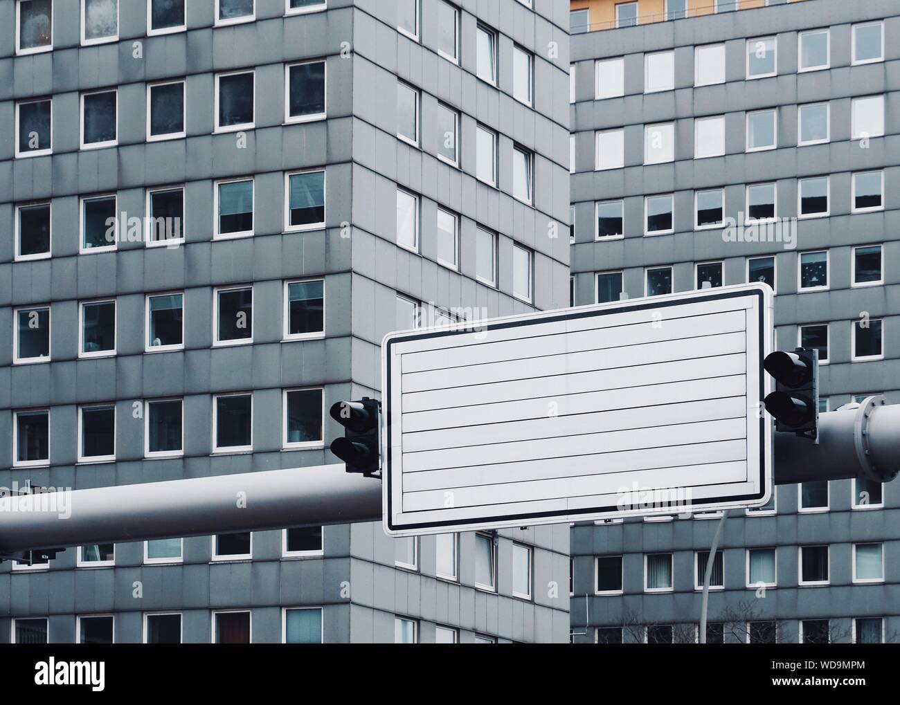 Blank Sign Building High Resolution Stock Photography and Images - Alamy