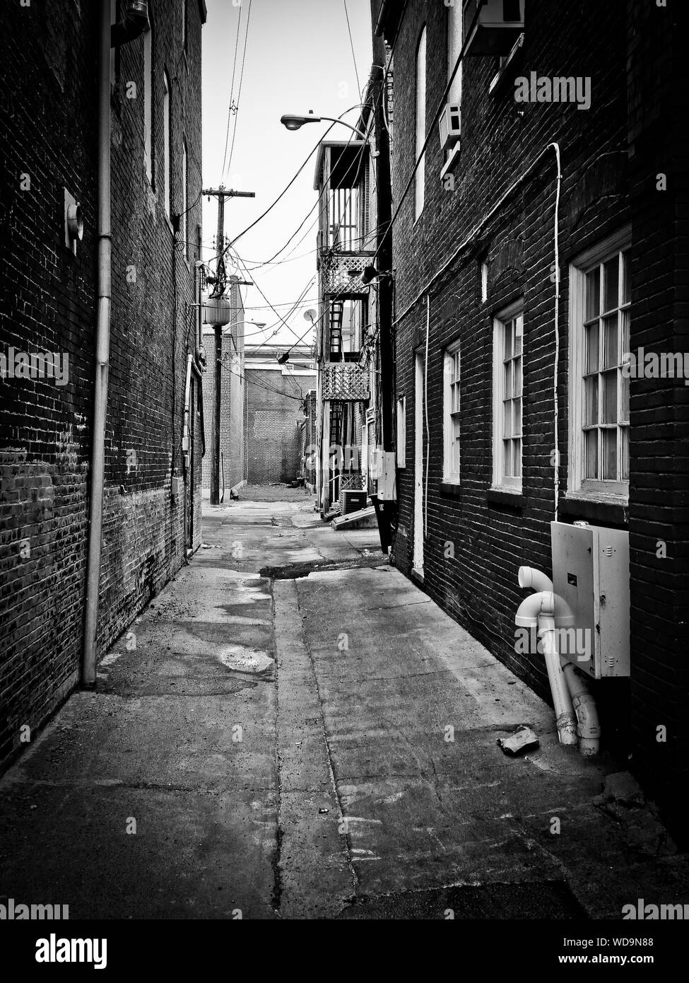 Old alley way Black and White Stock Photos & Images - Alamy
