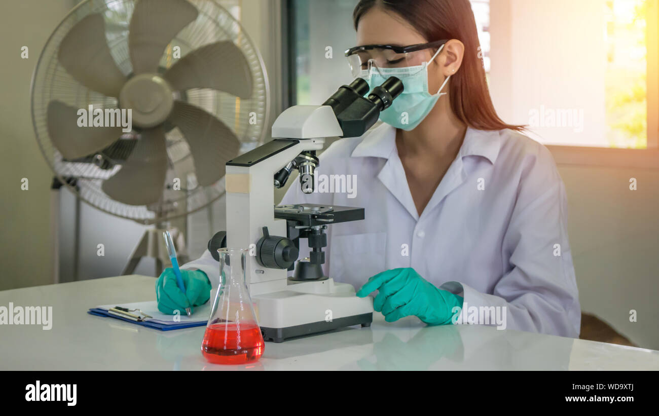 Chemical laboratory mask hi-res stock photography and images - Alamy