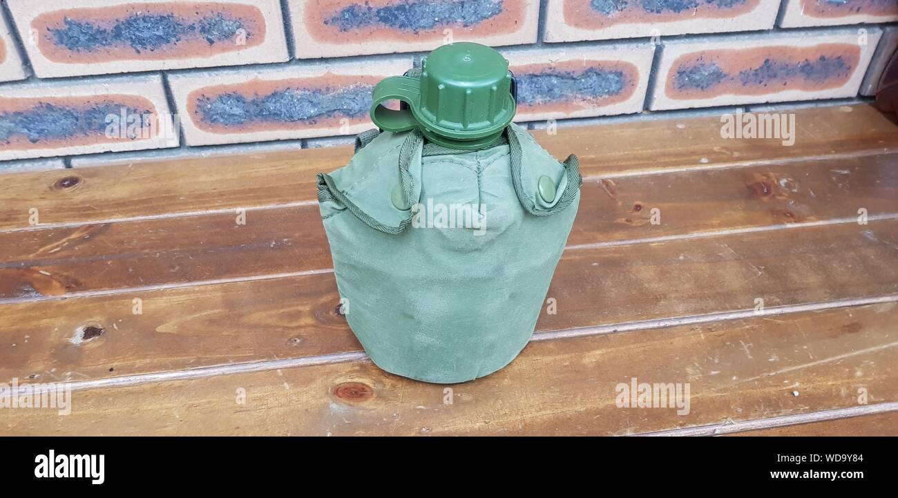 1980s Australian Army Canteen Kit Stock Photo - Alamy