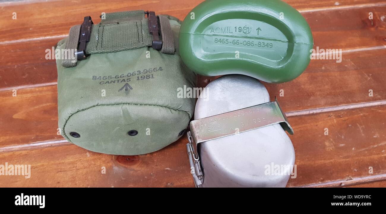 1980s Australian Army Canteen Kit Stock Photo - Alamy