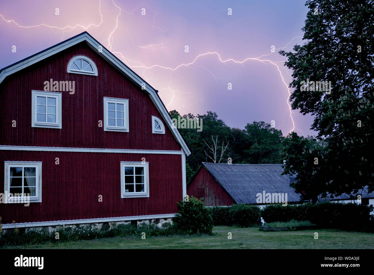 Storm over farm hi-res stock photography and images - Alamy
