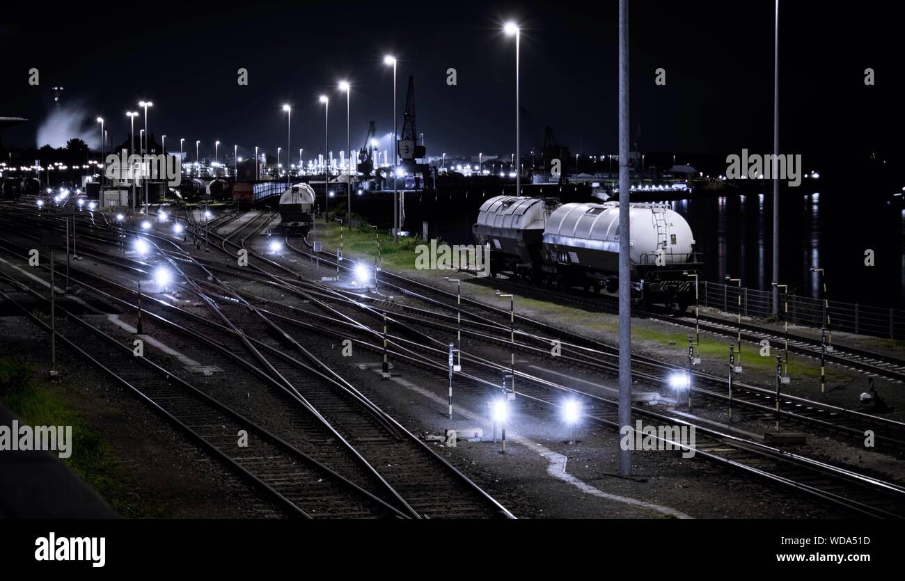 Railroad yard track at night hi-res stock photography and images - Alamy