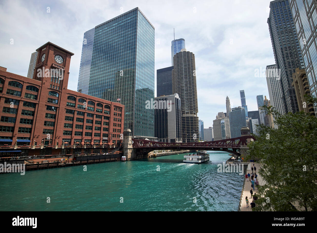 Chicago bridges hi-res stock photography and images - Alamy