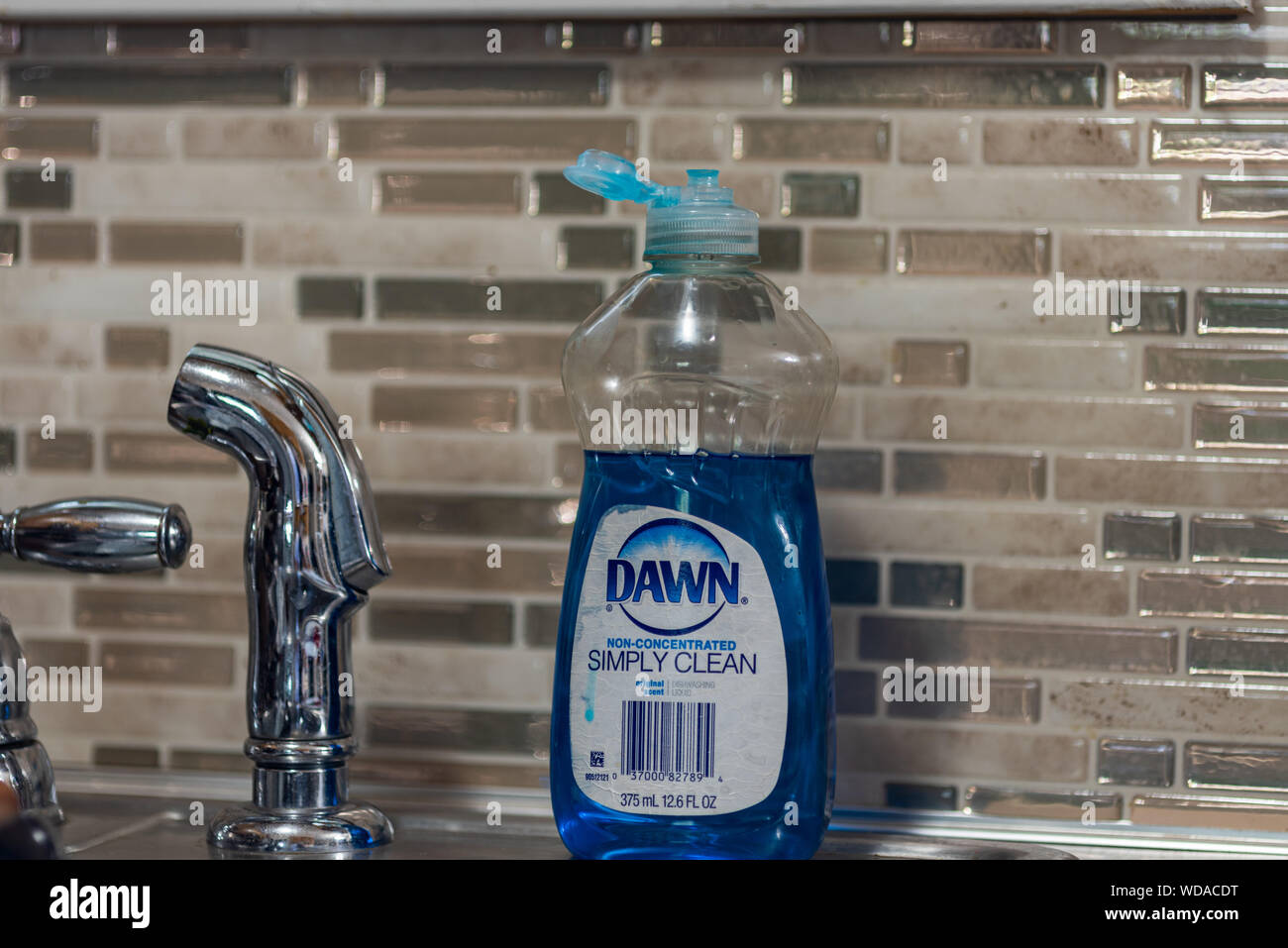 Dish washing hi-res stock photography and images - Alamy