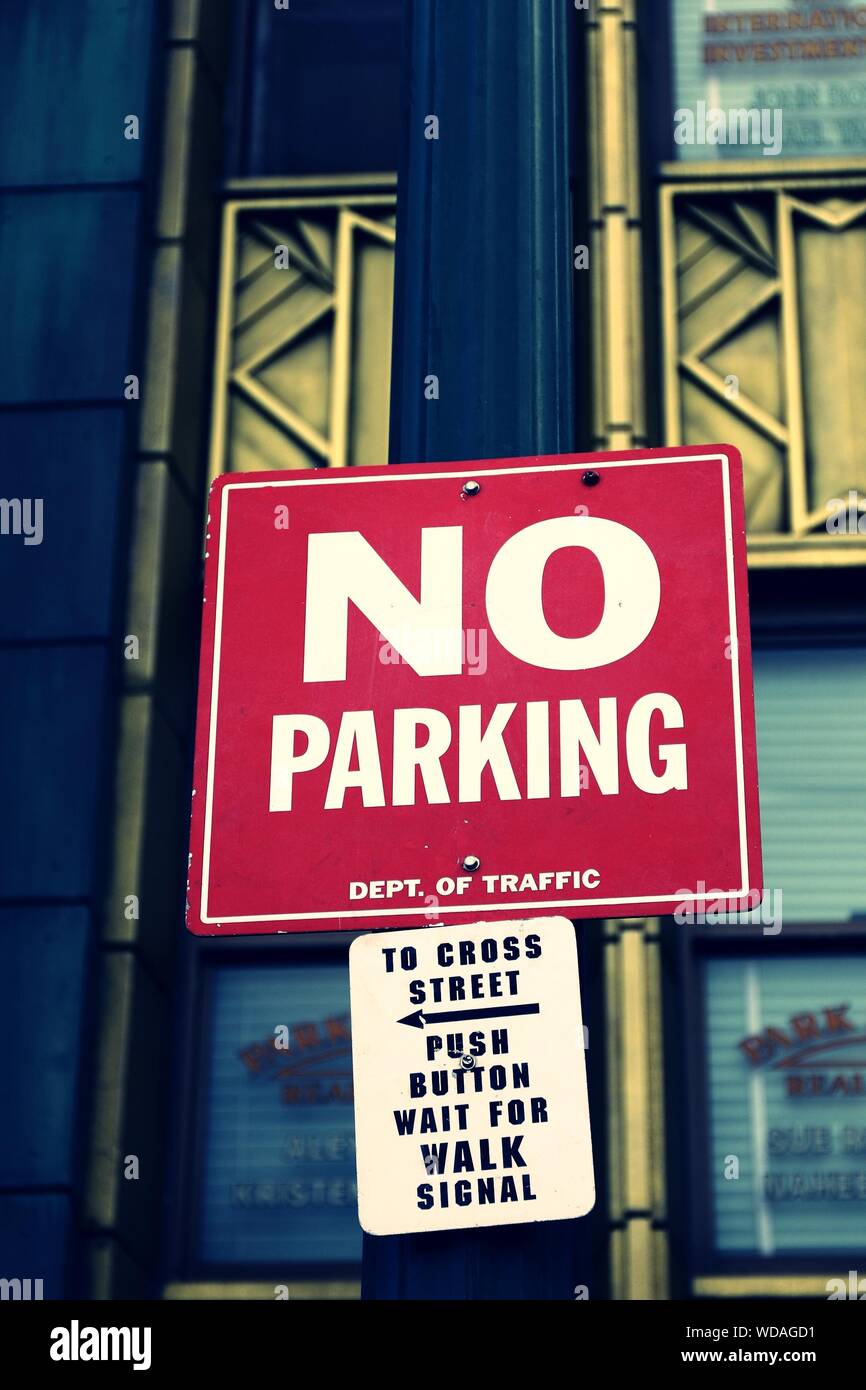 Japan parking sign hi-res stock photography and images - Alamy